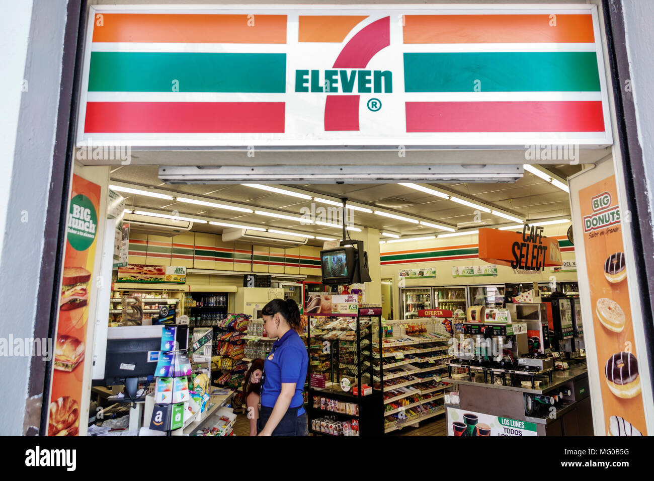 7 Eleven Convenience Store Stock Photos & 7 Eleven Convenience Store ...