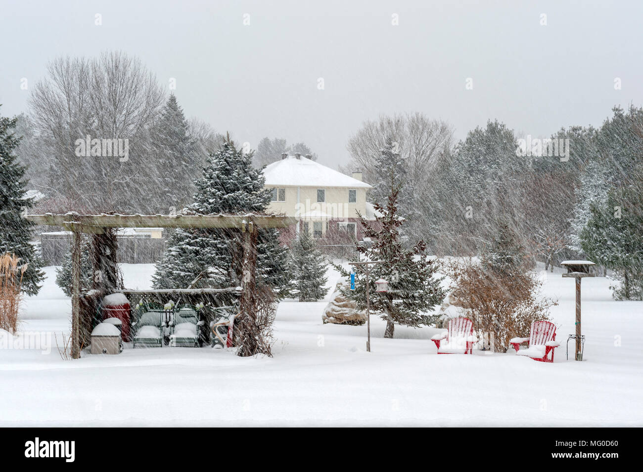 Canadian House Backyard High Resolution Stock Photography and Images ...