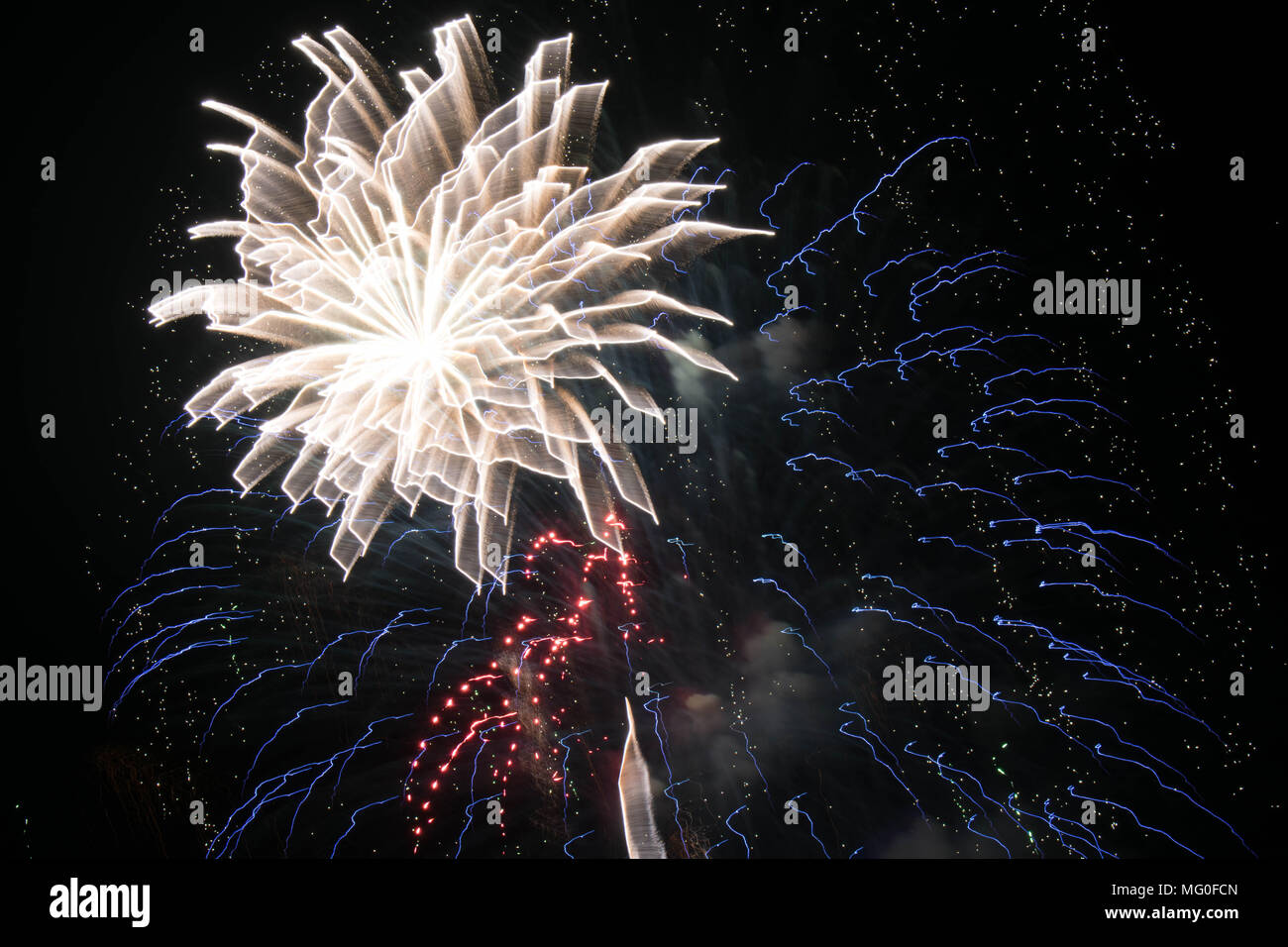 Flash bang hi-res stock photography and images - Alamy