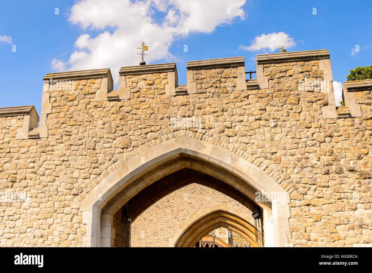 Tower of London (Her Majesty's Royal Palace and Fortress of the Tower ...