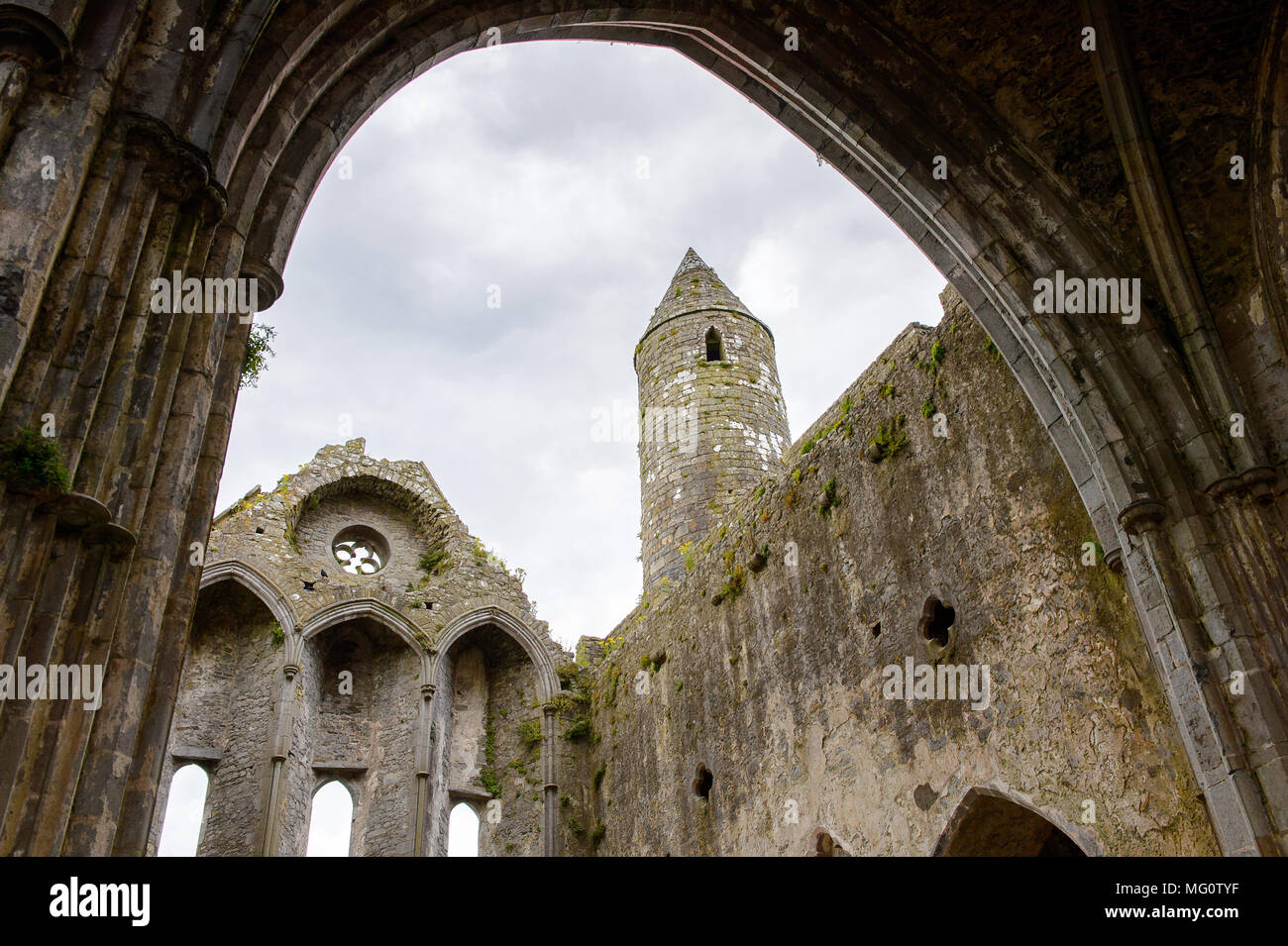 Chapel of King Cormac Mac Carthaigh on the Rock of Cashel (Carraig ...