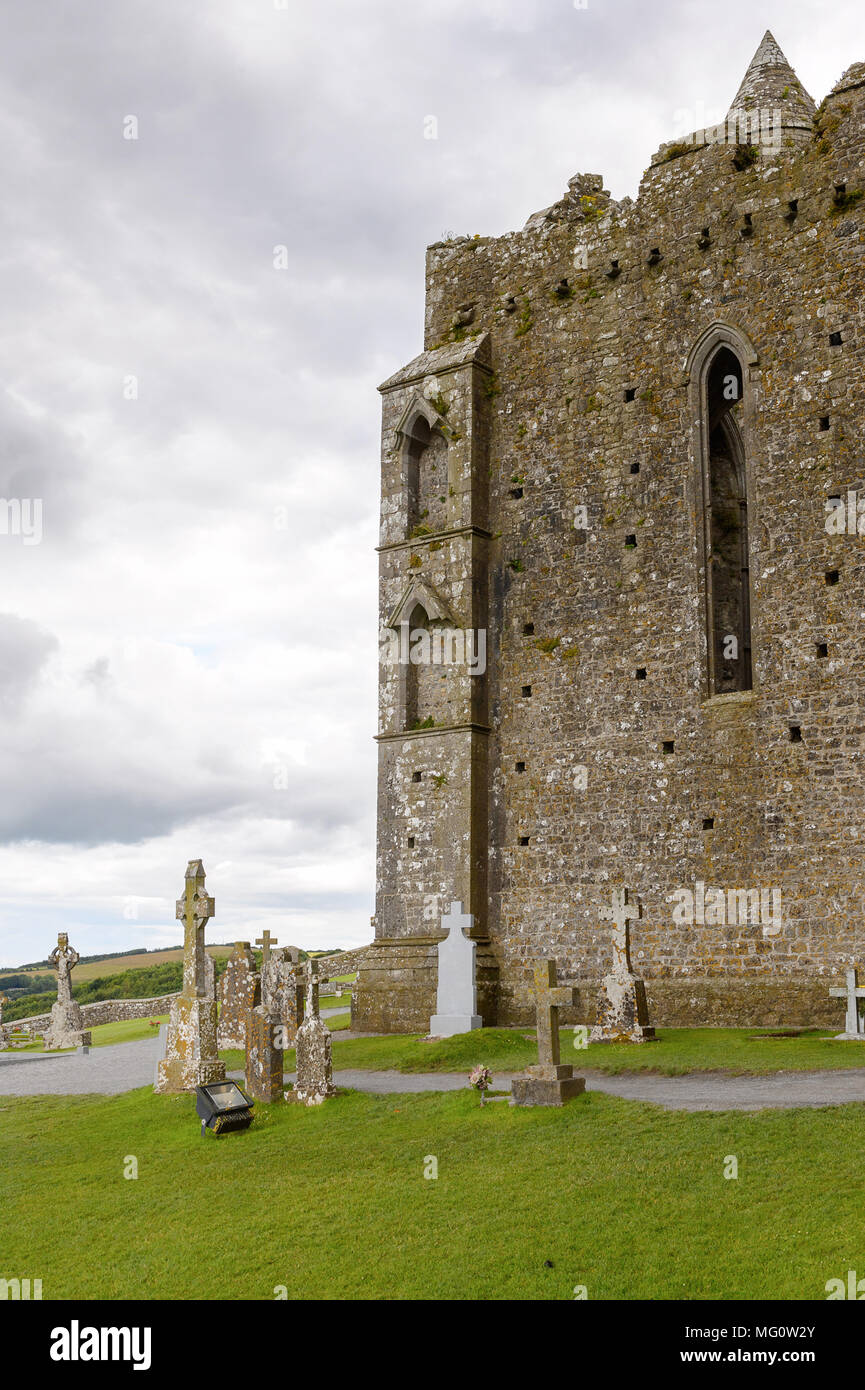 Chapel of King Cormac Mac Carthaigh on the Rock of Cashel (Carraig ...
