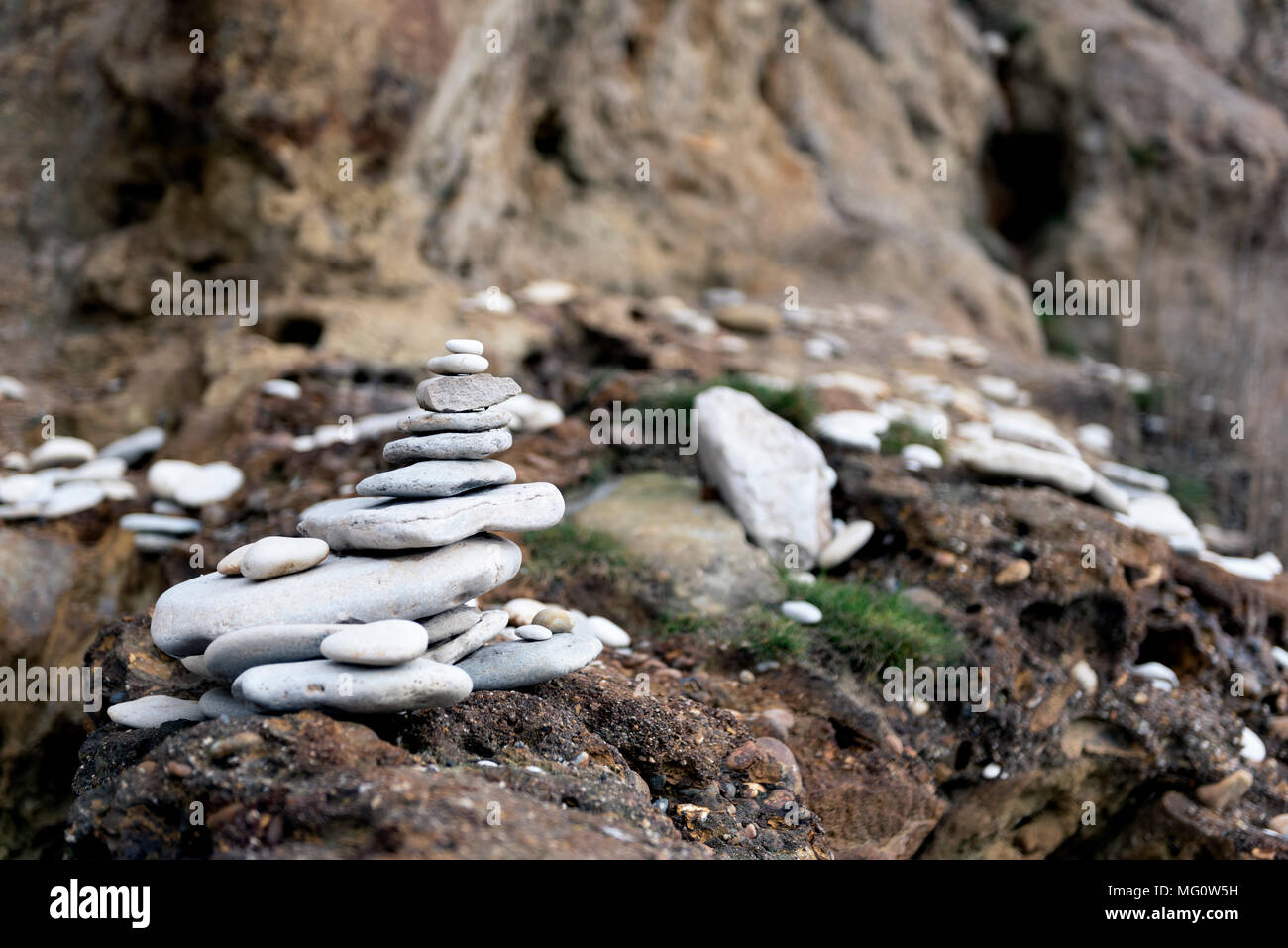 Pile balanced rocks hi-res stock photography and images - Alamy