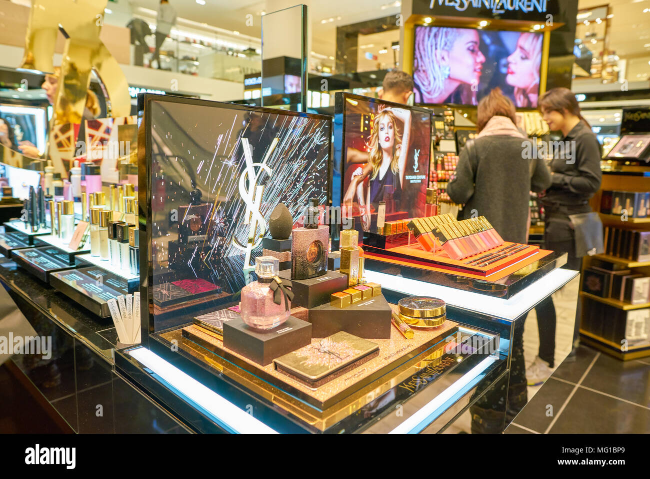 Ysl opium perfume hi-res stock photography and images - Alamy