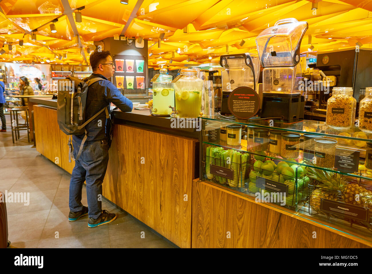 La rinascente food hall hi-res stock photography and images - Alamy