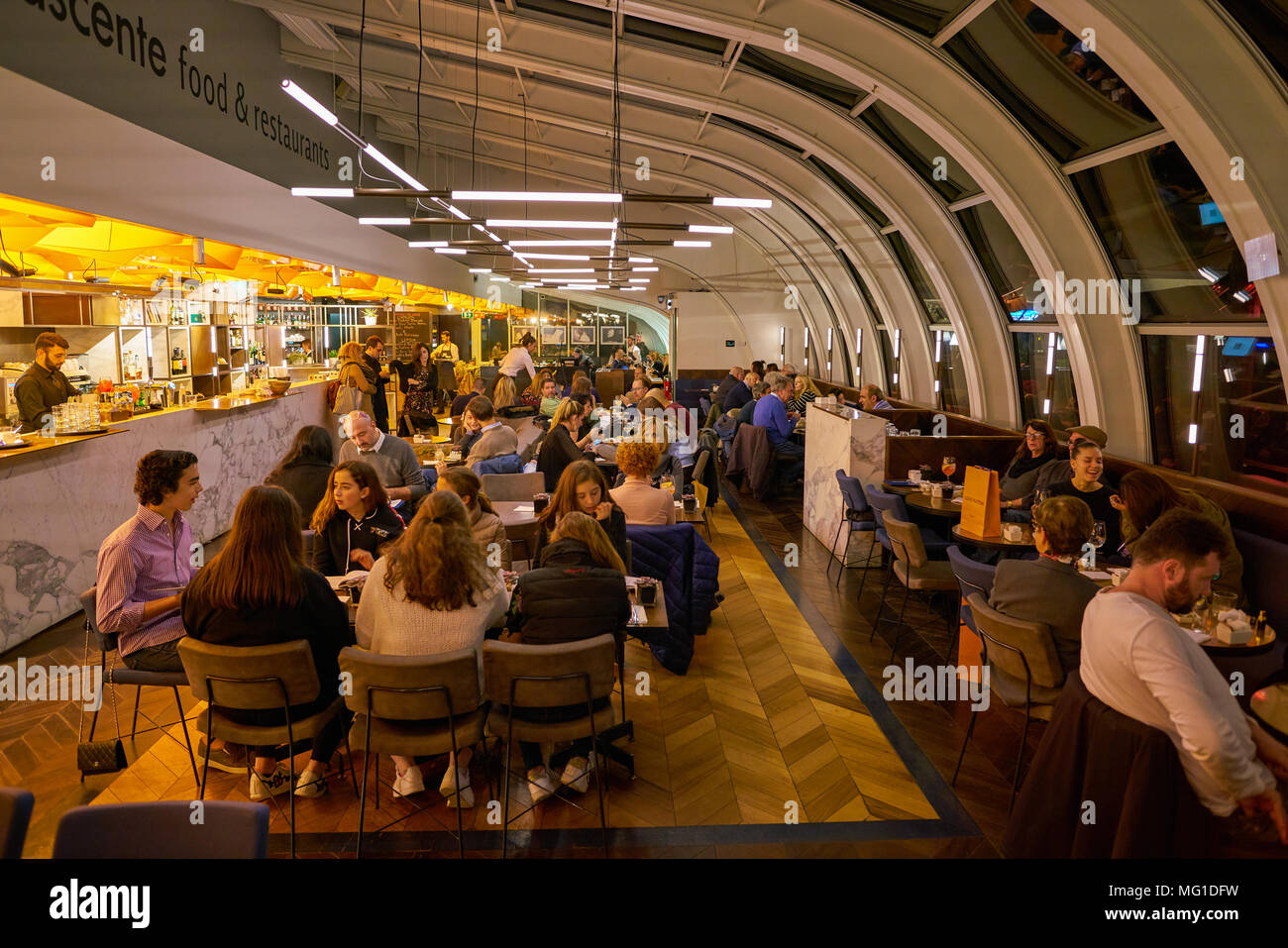 Milan rinascente restaurant hi-res stock photography and images - Alamy