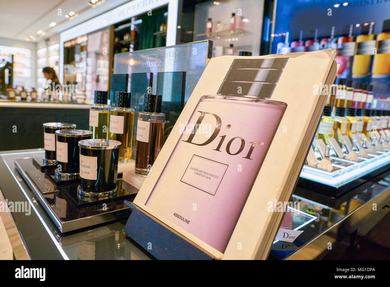High end perfumes hi-res stock photography and images - Alamy