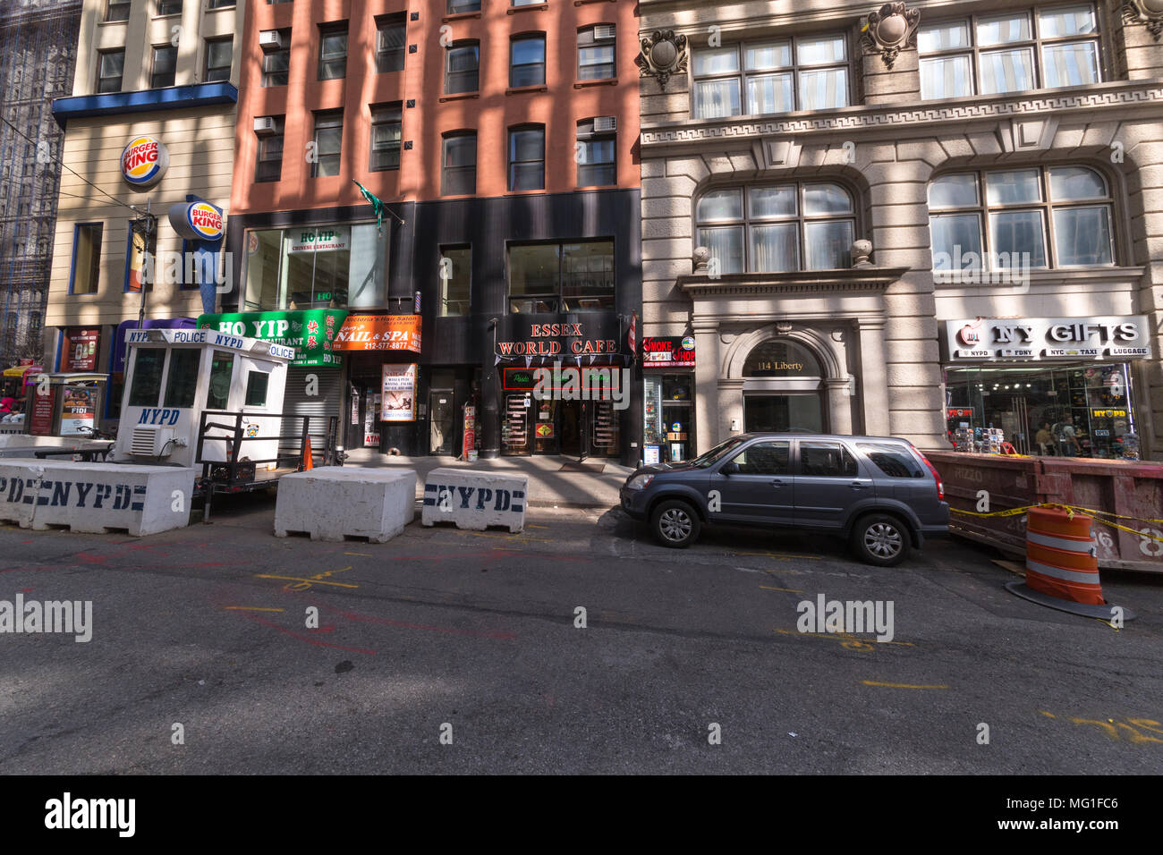 NYPD Concrete barriers in lower Manhattan Stock Photo - Alamy