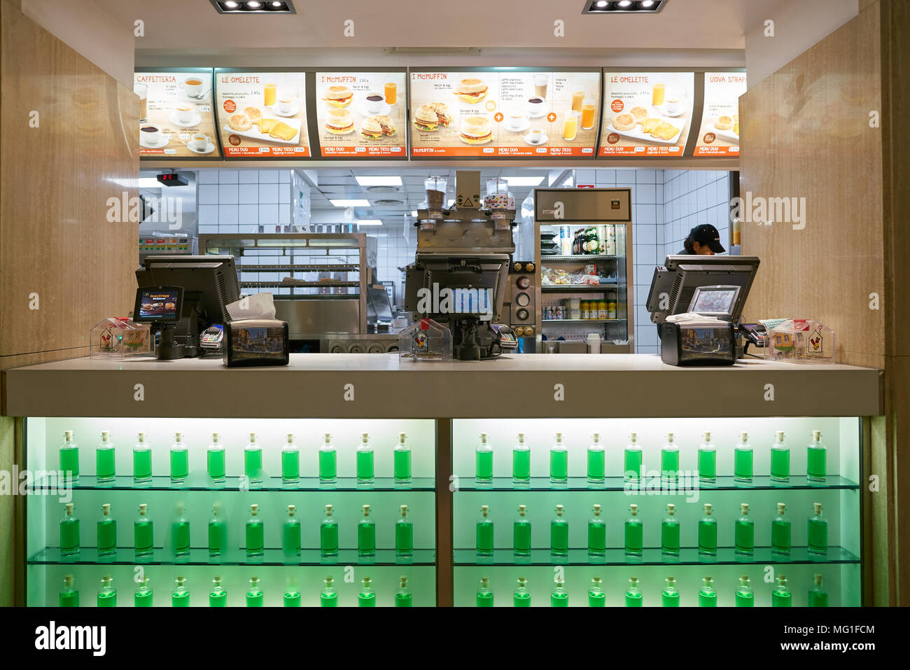 Inside mc donald counter hi-res stock photography and images - Alamy