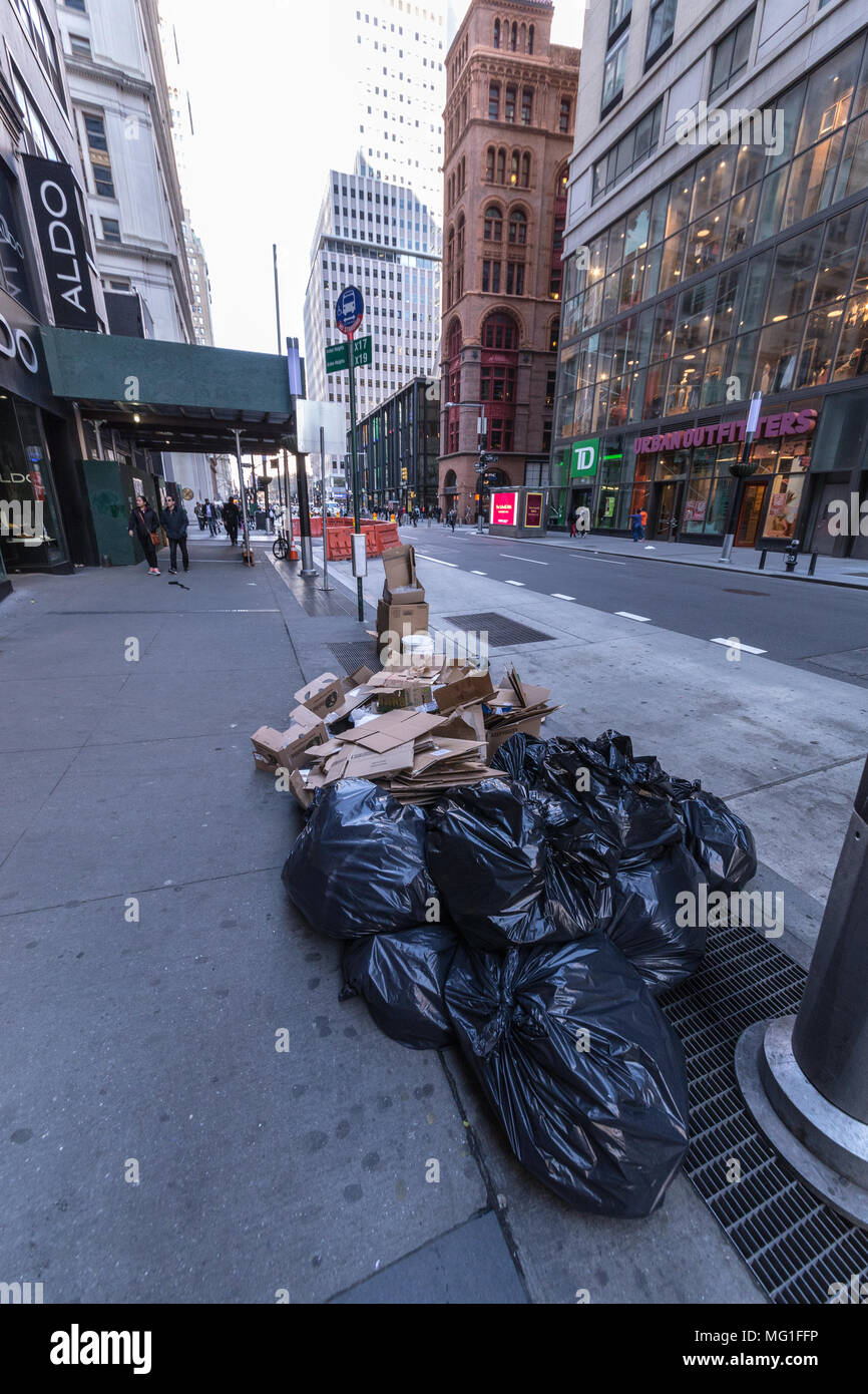 Pile garbage on street hi-res stock photography and images - Alamy