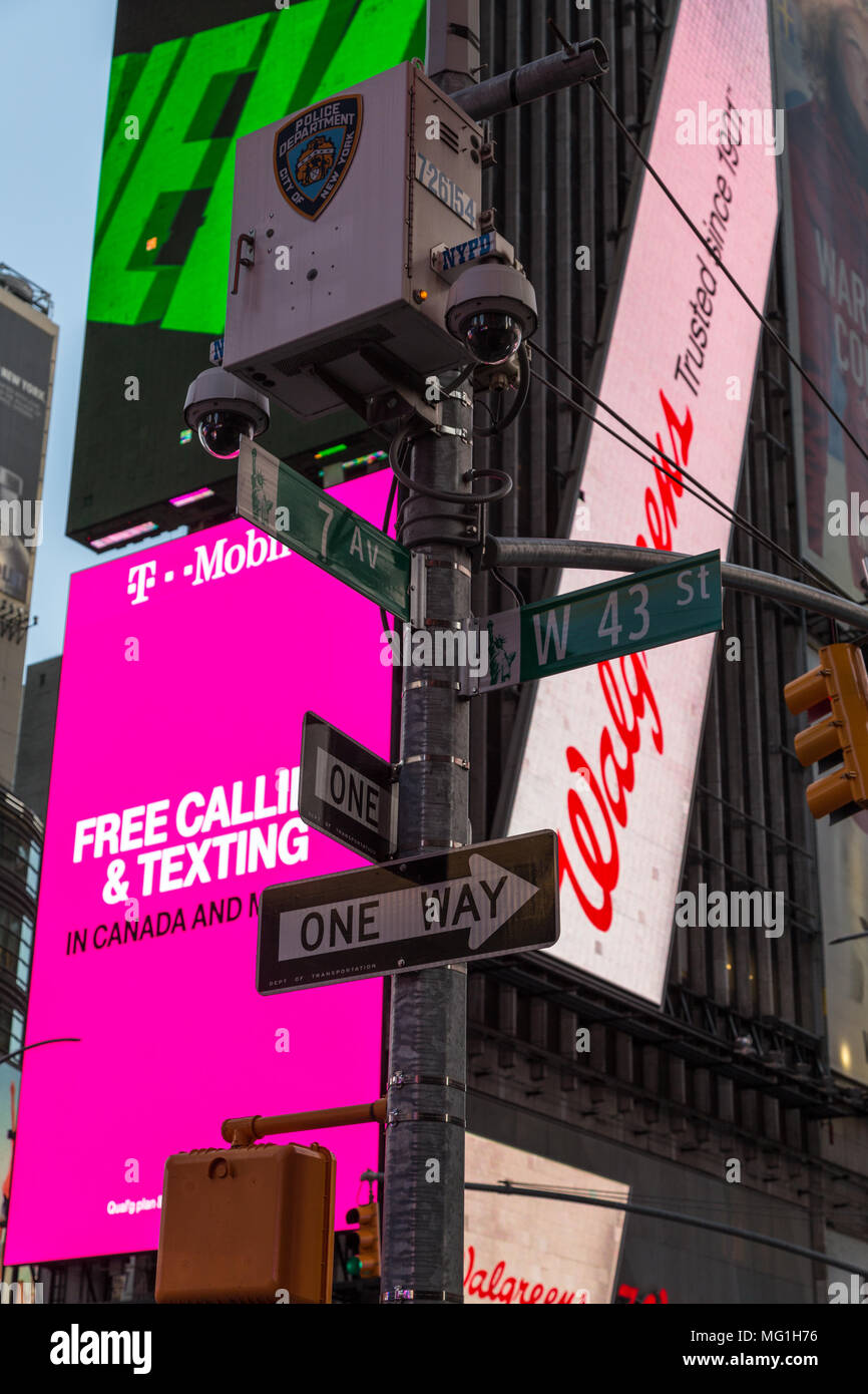 Homeland security signs hi-res stock photography and images - Alamy