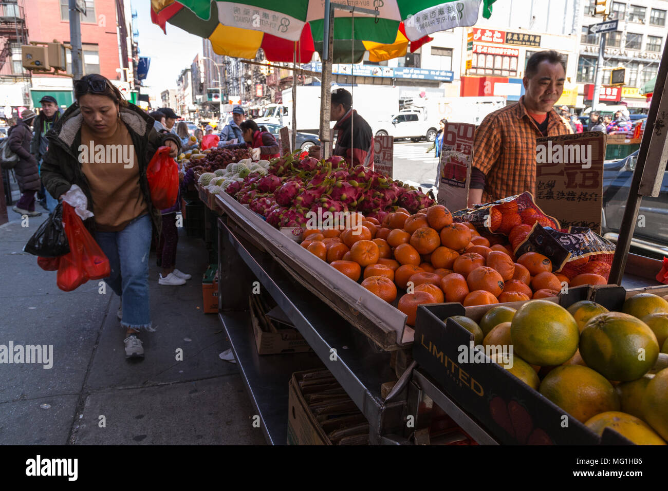 NYC Chinatown Street Merchants Stock Photo - Alamy