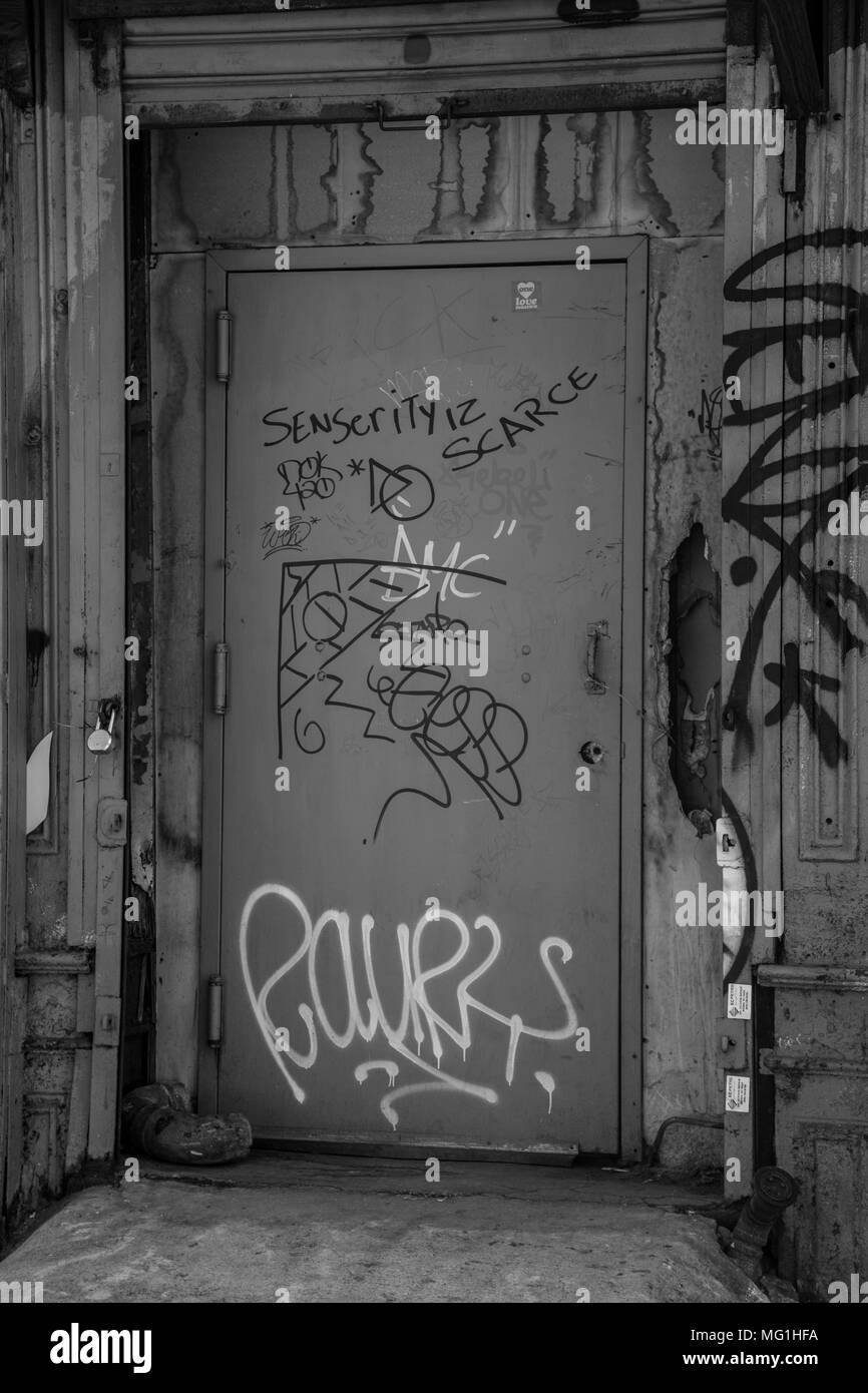 Graffiti art in new Black and White Stock Photos & Images - Alamy