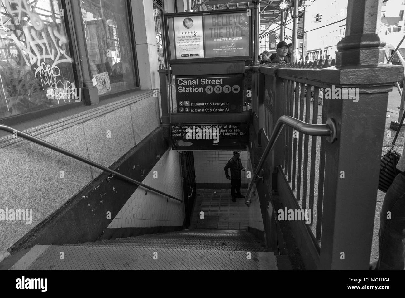 Nyc subway entrance hi-res stock photography and images - Alamy