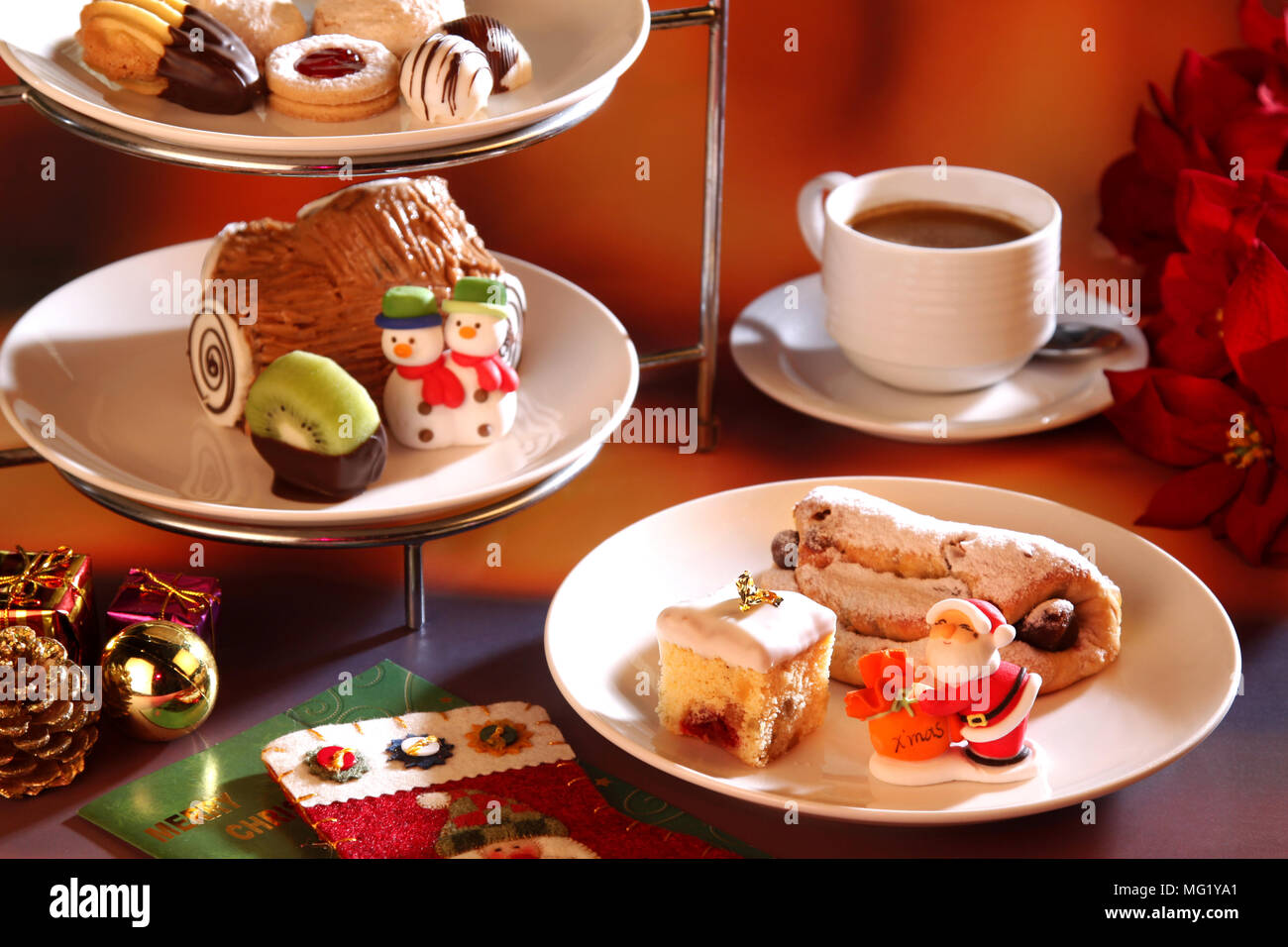 afternoon tea set Stock Photo - Alamy