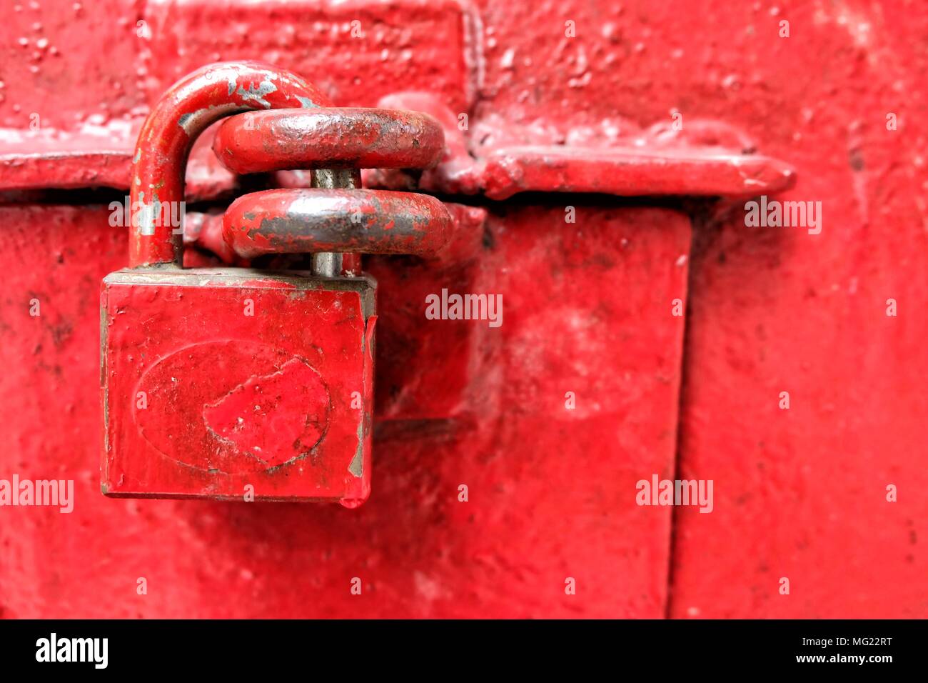 Old Red Lock Background Stock Photo - Alamy