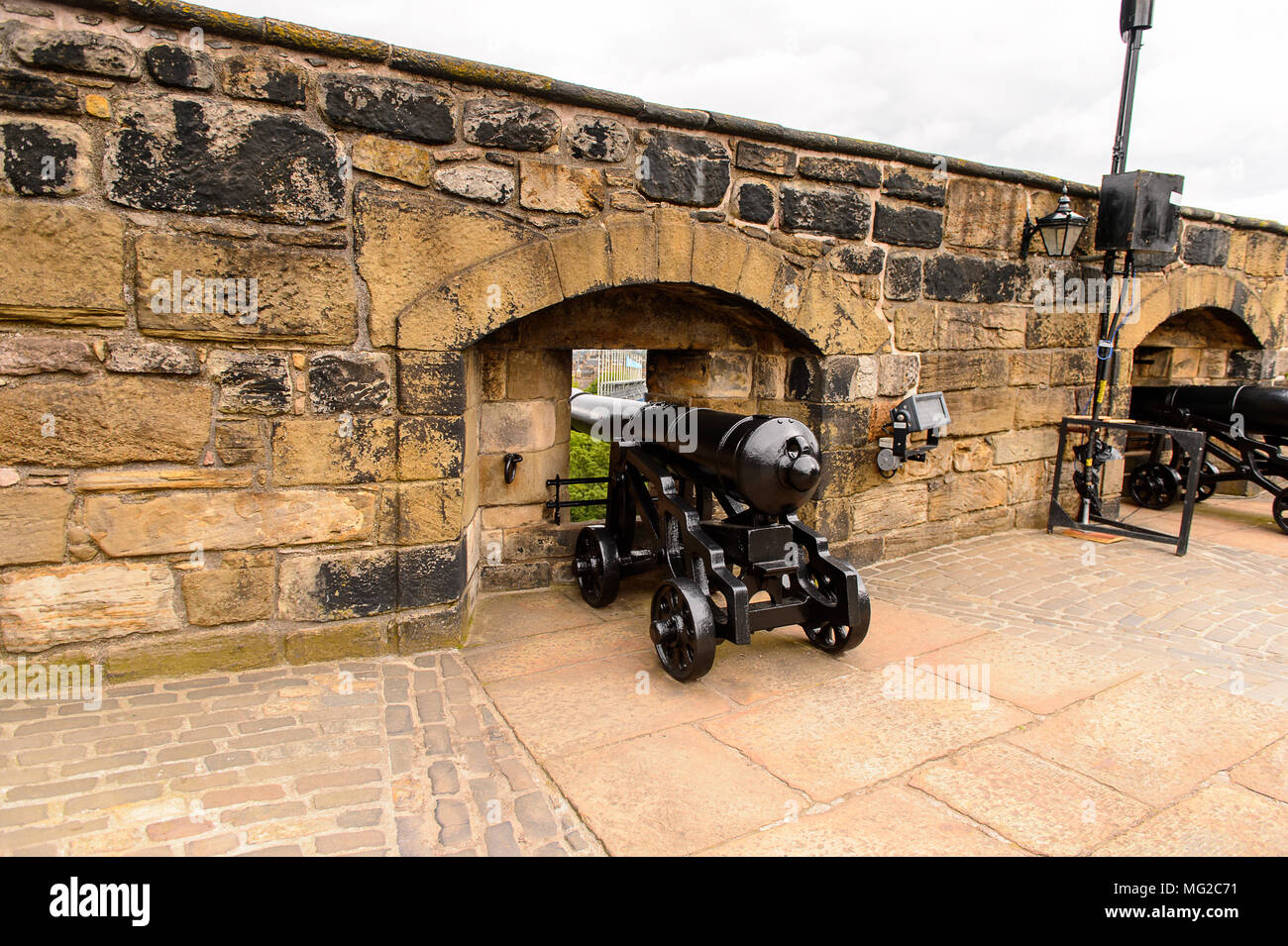 Cannon at the Edinburgh Castle, Scotland Stock Photo - Alamy