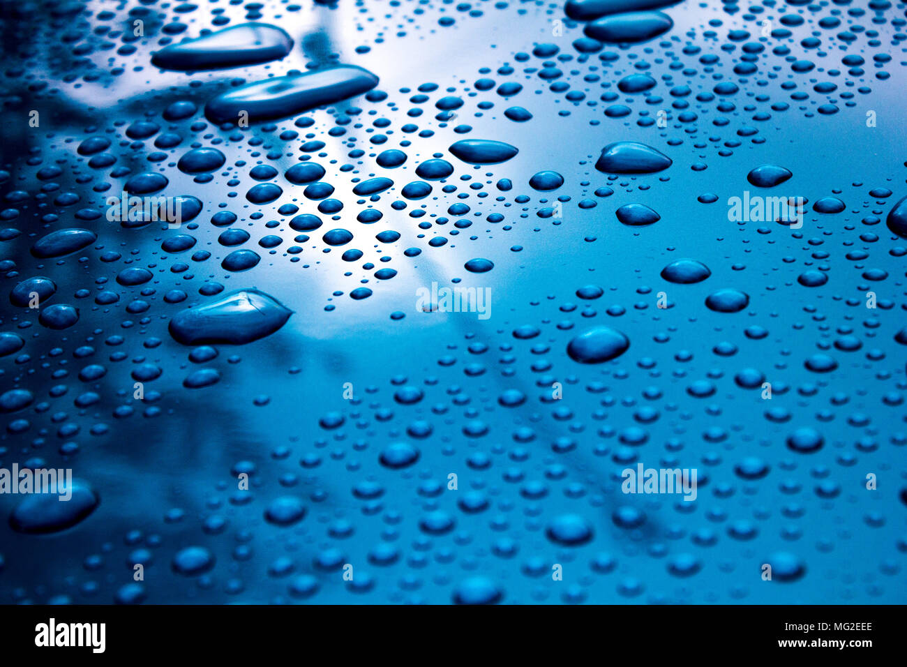 Metallic blue car hi-res stock photography and images - Alamy