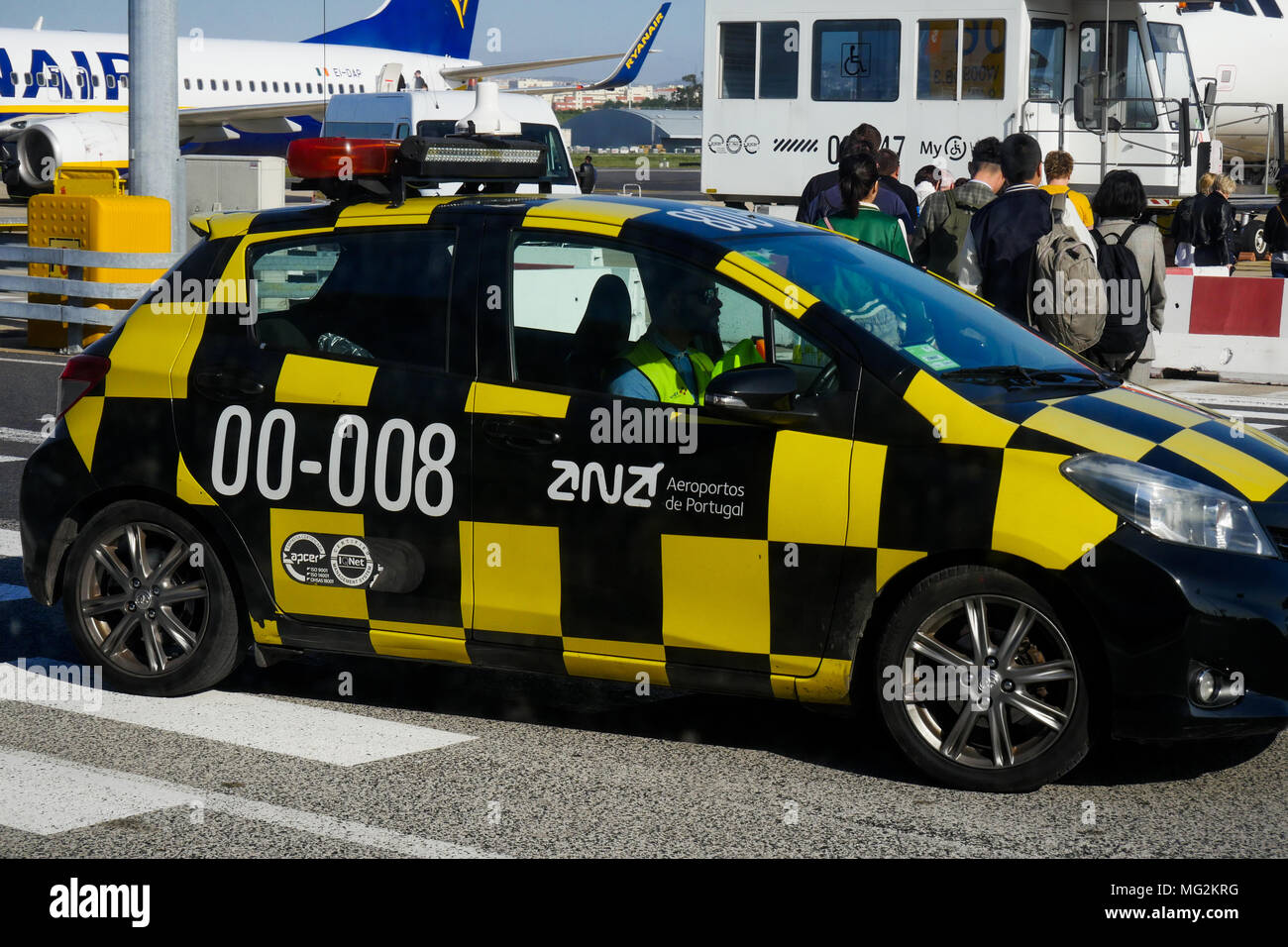 Airport Security Vehicle Stock Photos & Airport Security Vehicle Stock ...