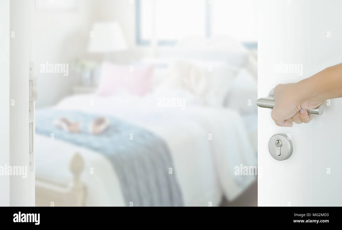 Child opening door to bedroom hi-res stock photography and images - Alamy