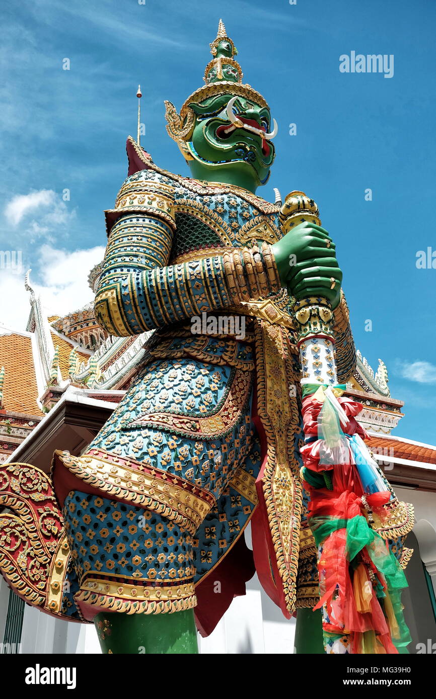 Siamese Giant Statue Standing in front of Thai Temple Stock Photo - Alamy