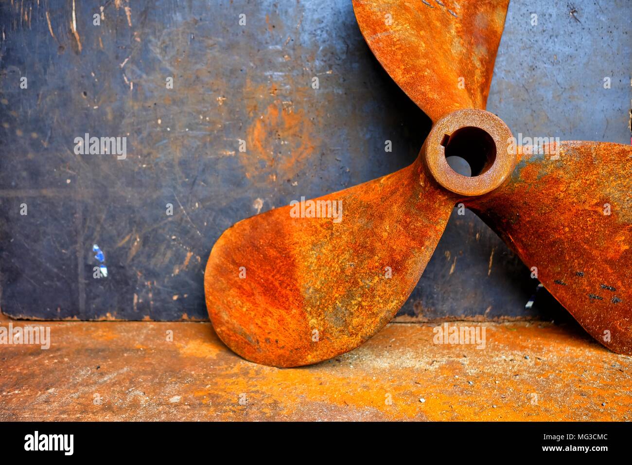 Old ship propeller abandoned hi-res stock photography and images - Alamy