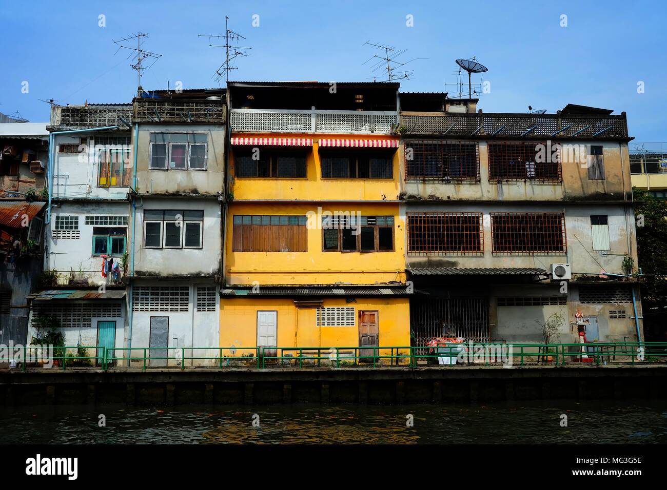 Old commercial building hi-res stock photography and images - Alamy