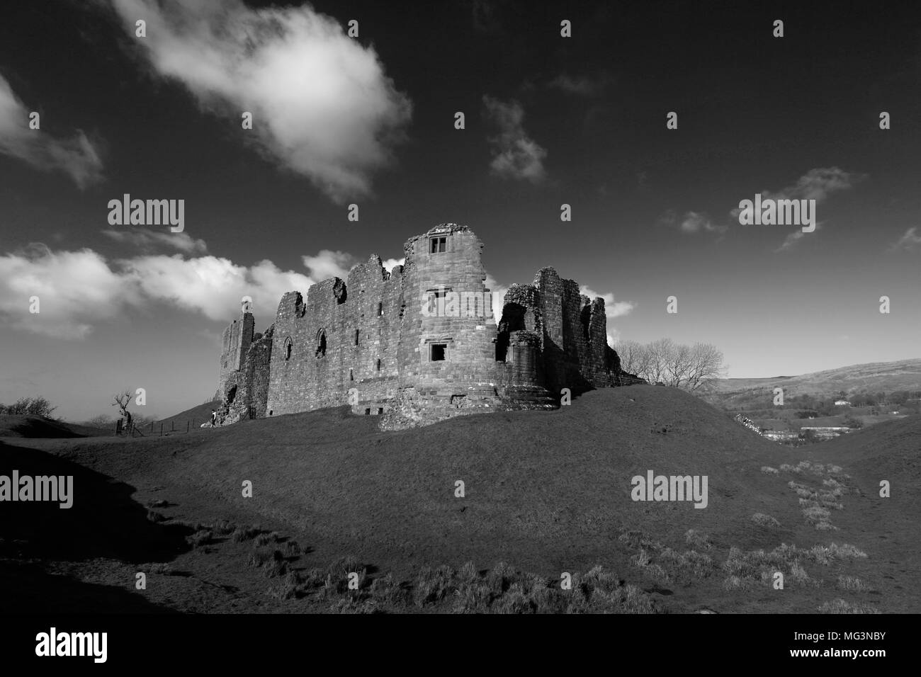 The Ruins of Brough Castle, Brough village, English Heritage Site ...