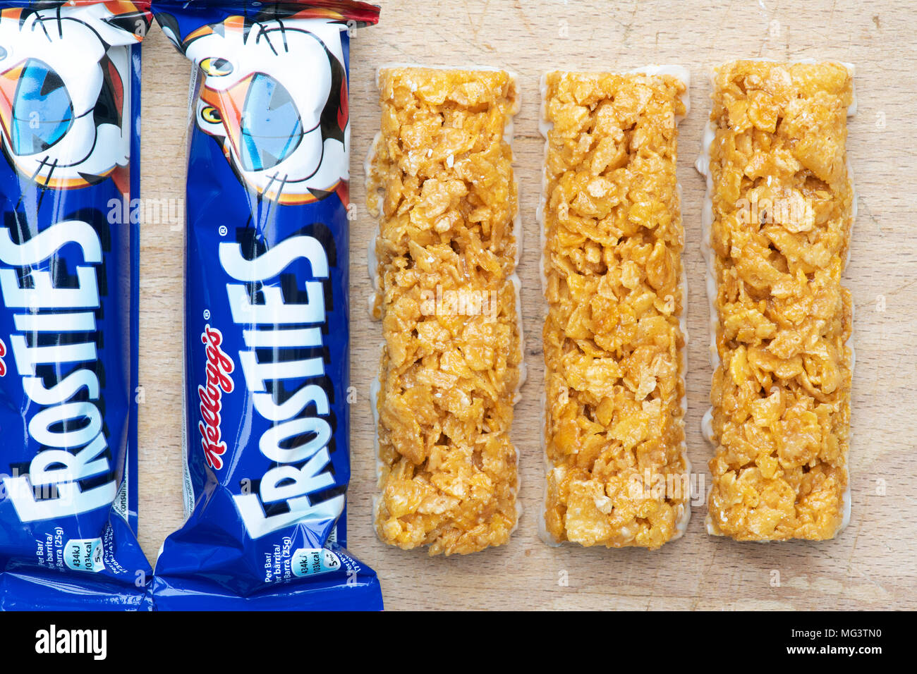Kelloggs Frosties Cereal Bars Stock Photo - Alamy Kelloggs Frosties Cereal Bars Stock Photo - Alamy