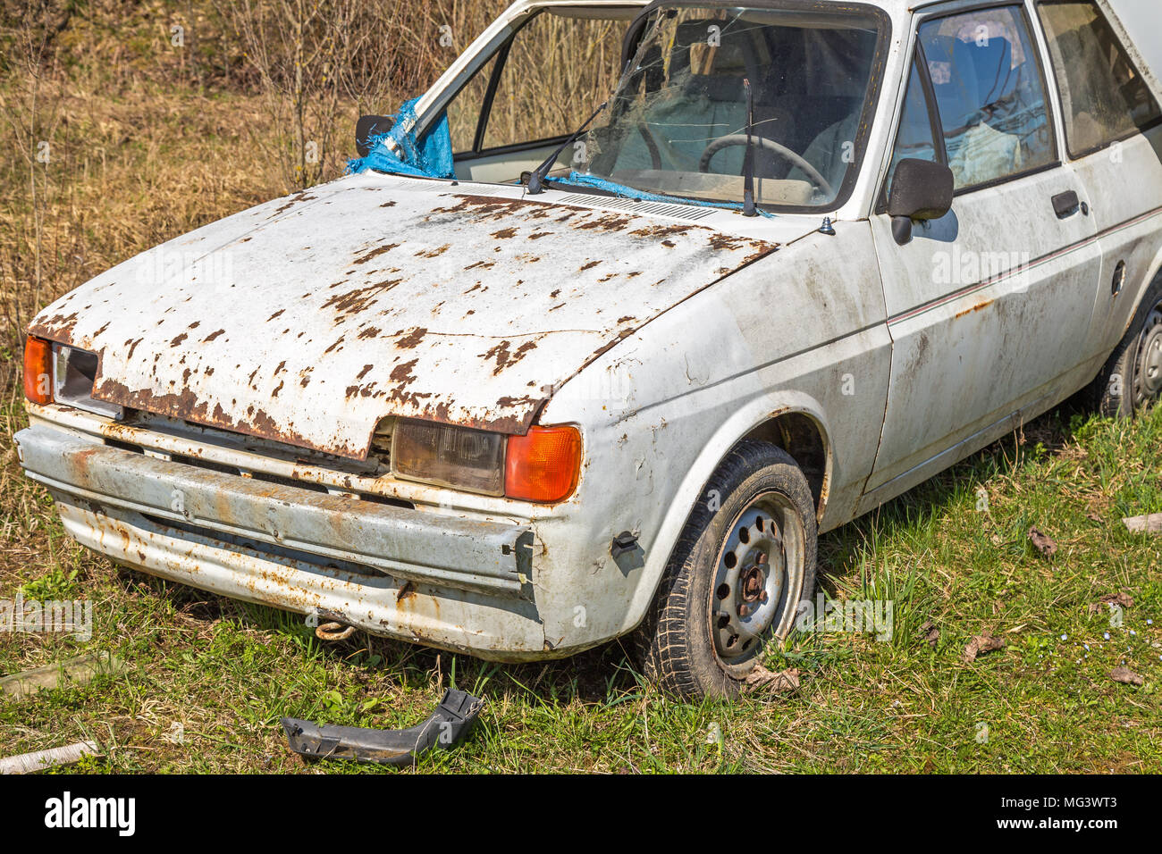 Old dented car hi-res stock photography and images - Alamy