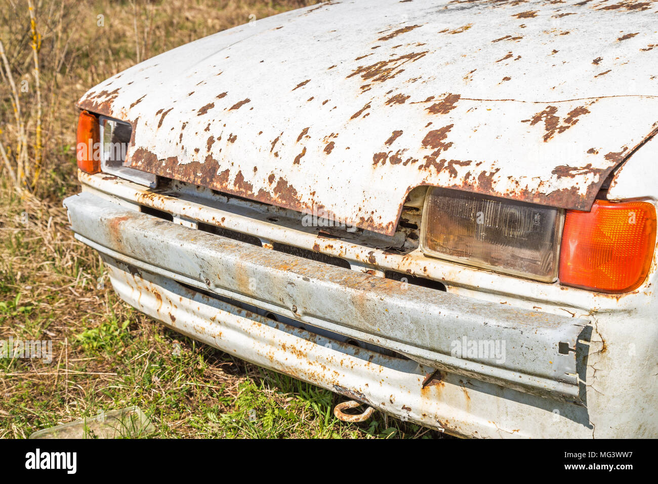 Old rusty car scrapping hi-res stock photography and images - Alamy