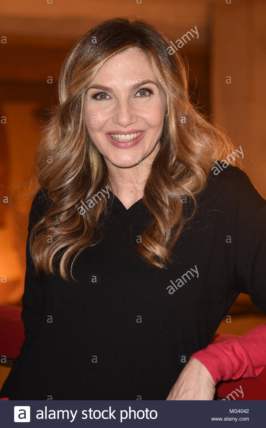 Lorella Cuccarini High Resolution Stock Photography and Images - Alamy