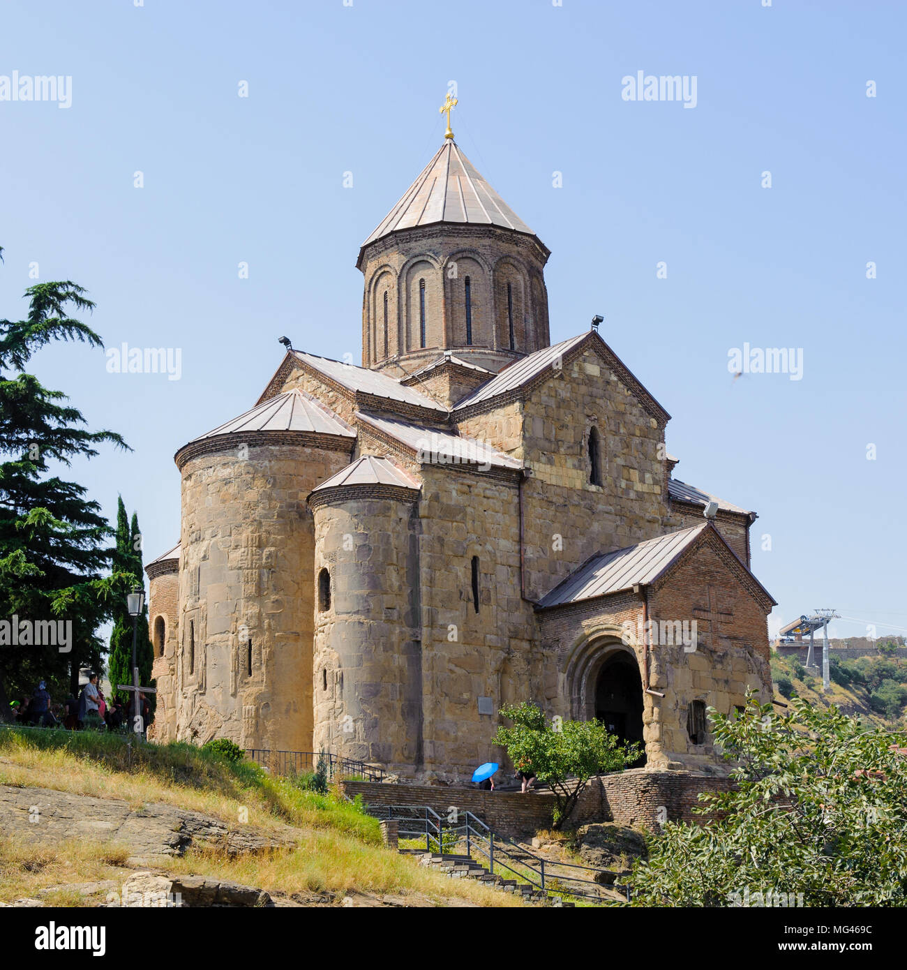 Metekhi Church on the elevated cliff that overlooks the Mtkvari river ...