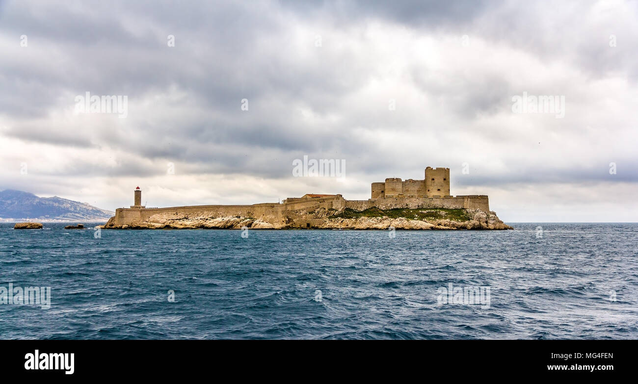 Mediterranean castle hi-res stock photography and images - Alamy