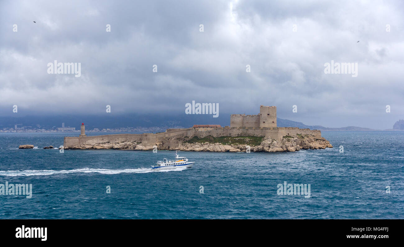 Mediterranean castle hi-res stock photography and images - Alamy