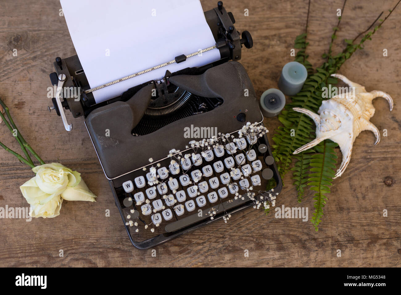 Spring or summer writing and freelance concept. Topview shot of vintage ...