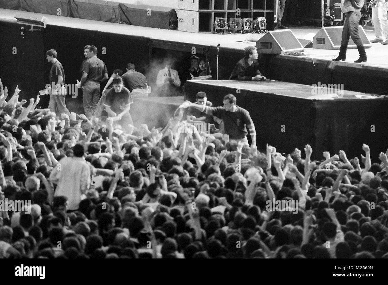 U2 classic pop concert 1990 Leeds/credit Simon Dewhurst for Hickes ...