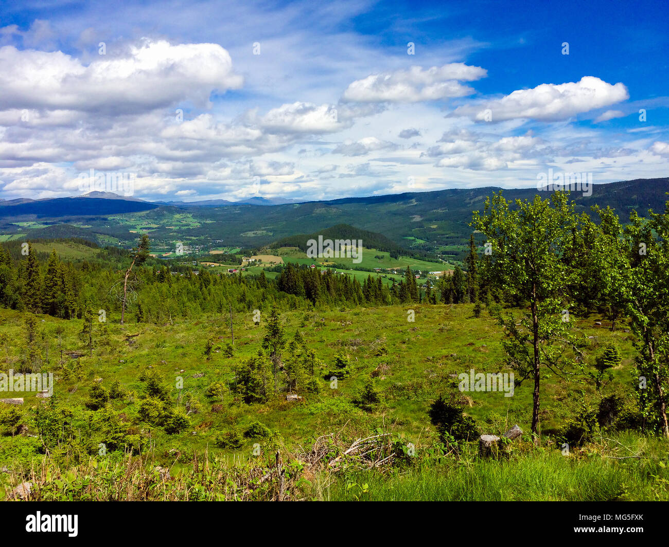 Mountain scene in bright sunlight hi-res stock photography and images ...