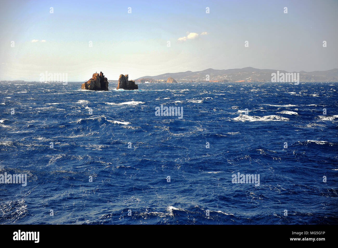 Two cliffs hi-res stock photography and images - Alamy