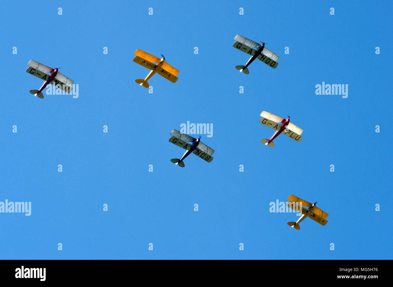 Vintage tiger moth biplane flying hi-res stock photography and images ...