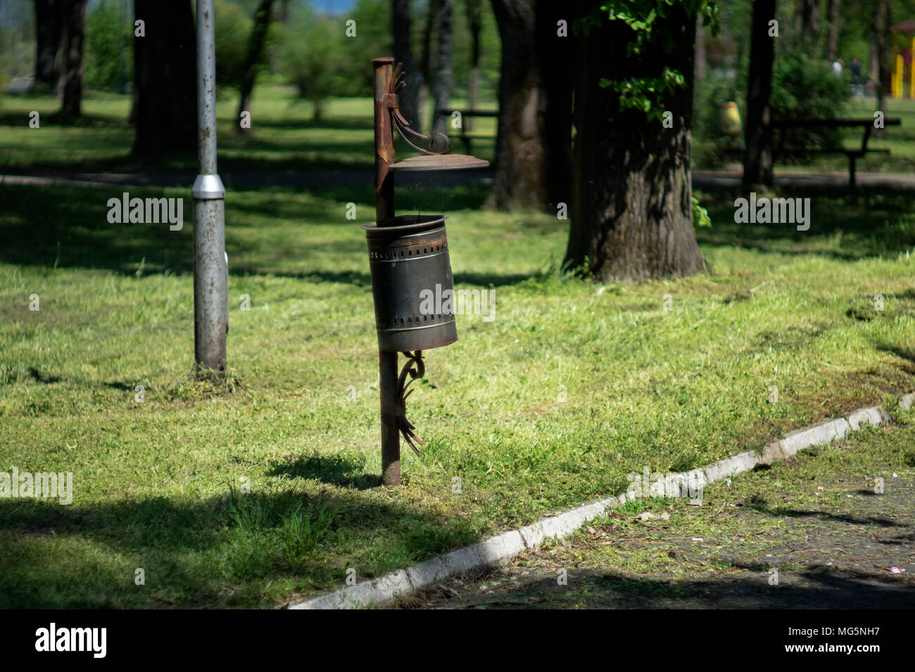 Industrial trash can hi-res stock photography and images - Alamy