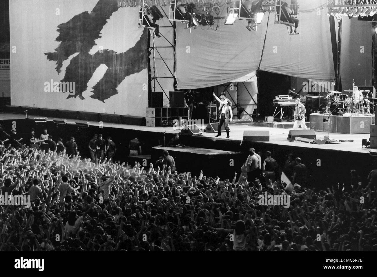 U2 classic pop concert Elland Road 1990/credit Simon Dewhurst for ...