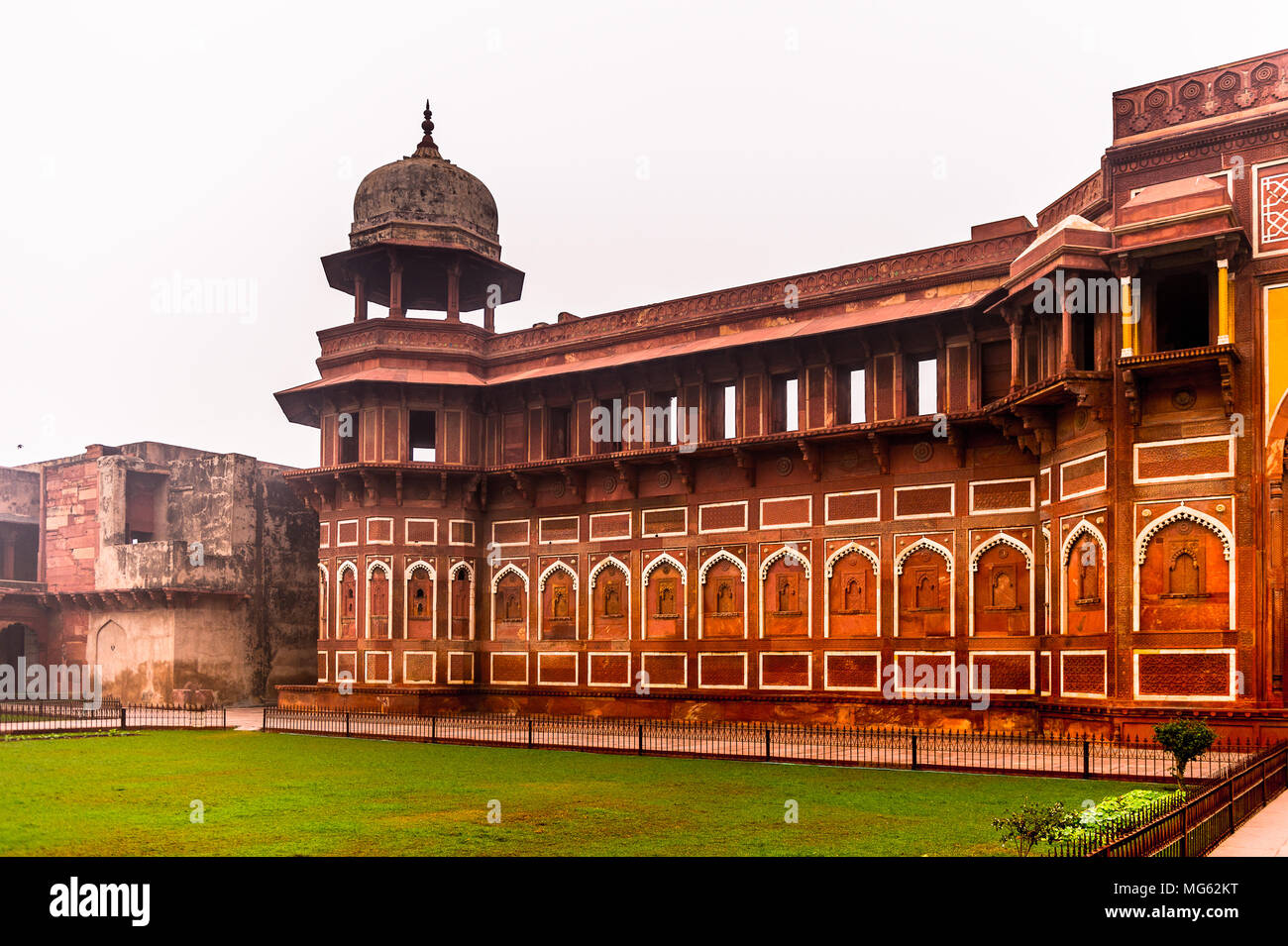 Jahangir Palace at the Red Fort of Agra, India. UNESCO World Heritage ...