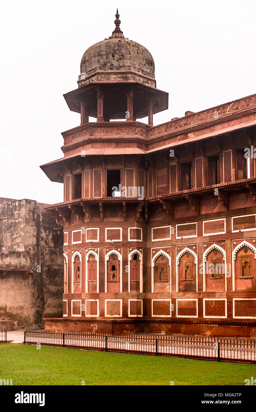 Jahangir Palace at the Red Fort of Agra, India. UNESCO World Heritage ...