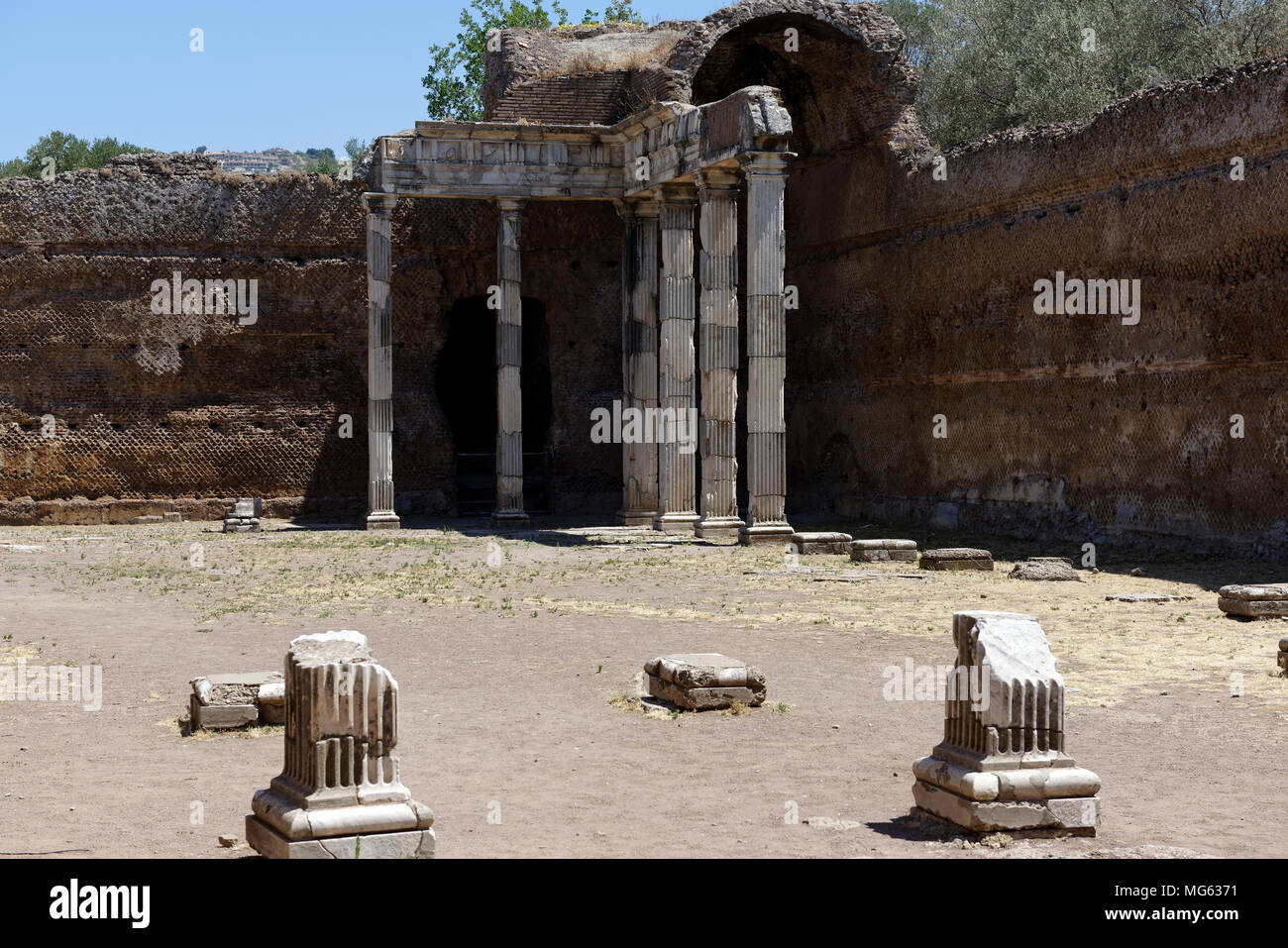 Portico con pilastri hi-res stock photography and images - Alamy