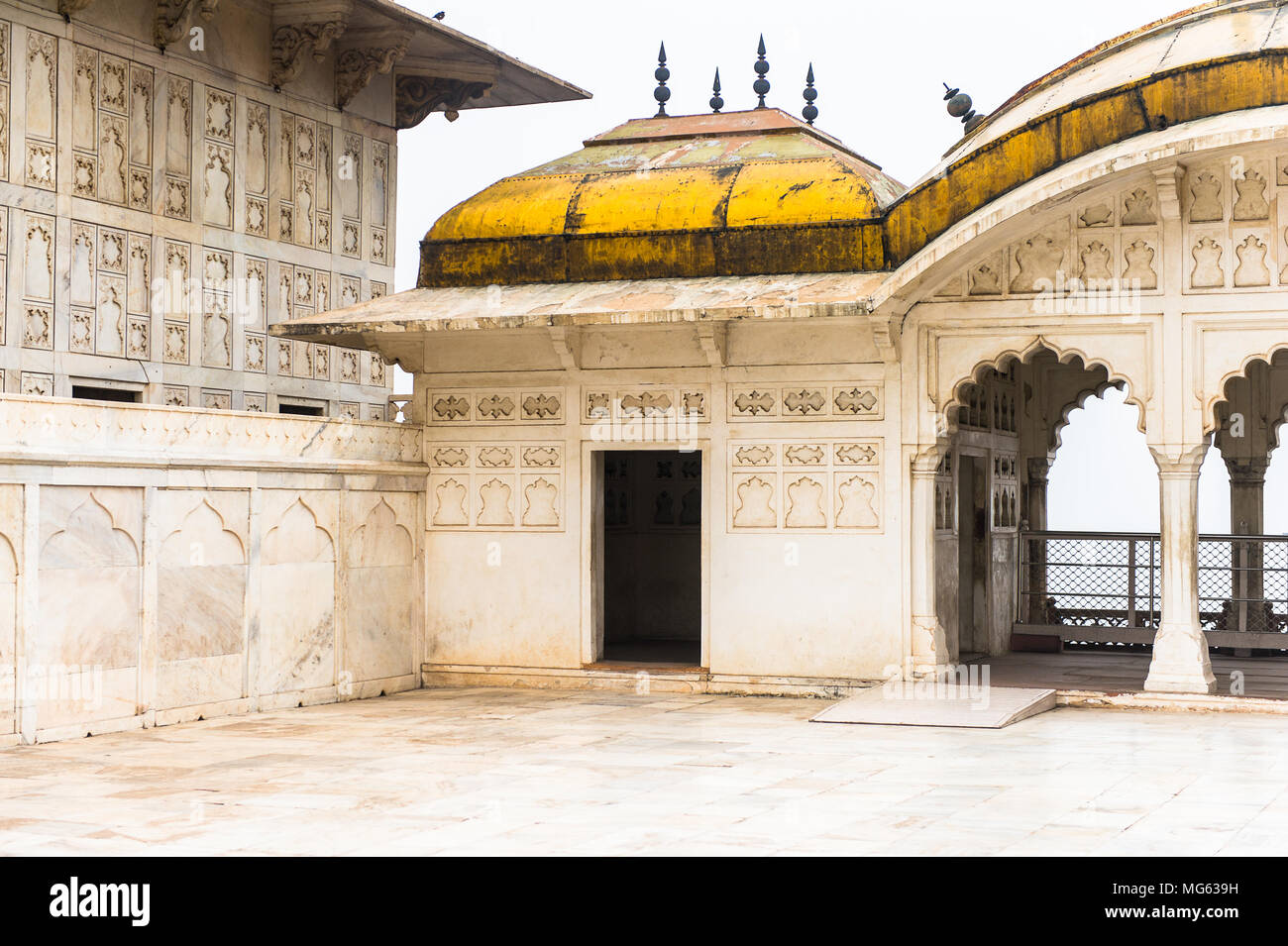 Diwan I Am (Hall of Public Audience) at the Red Fort of Agra, India ...