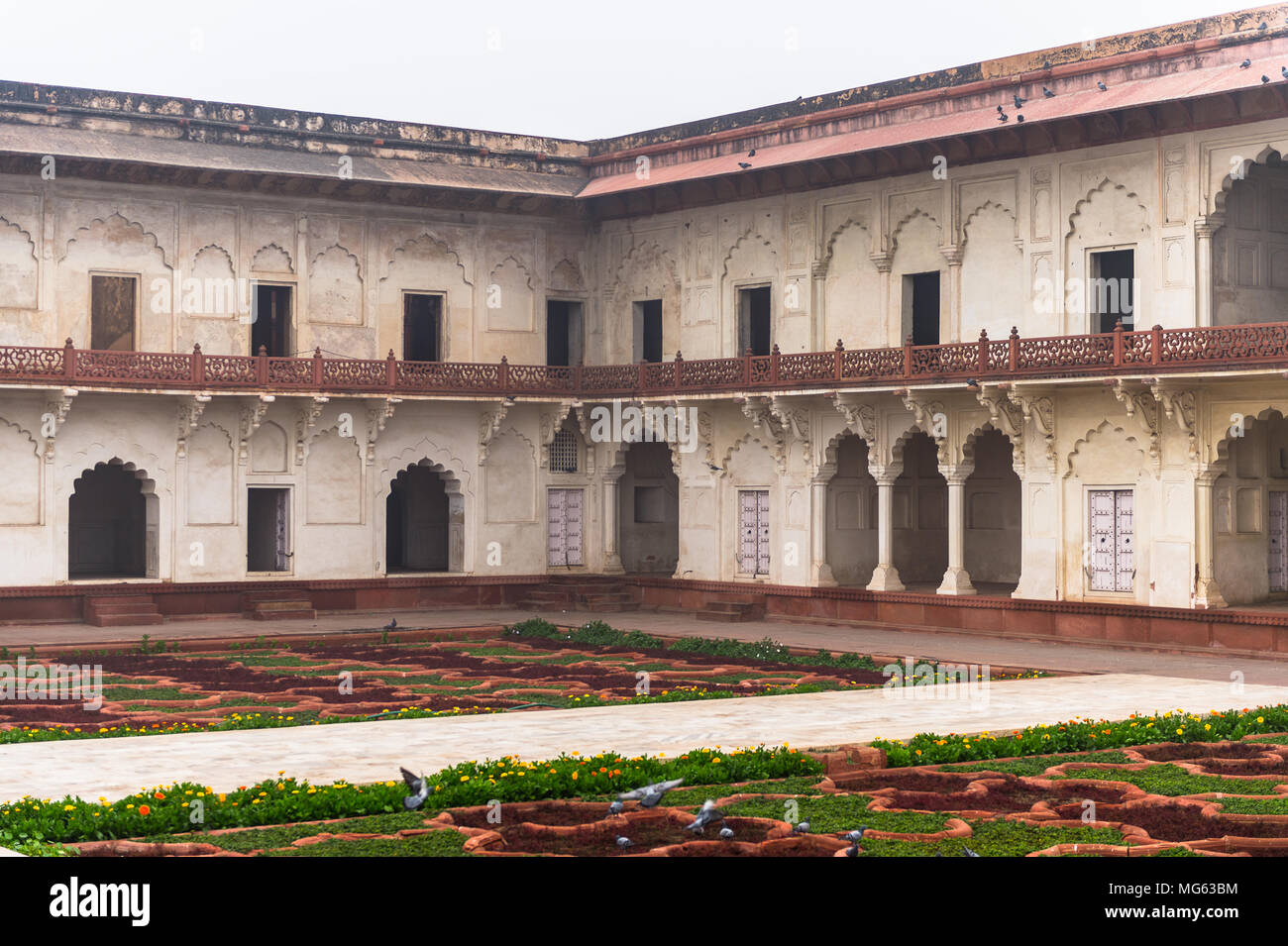 Diwan I Am (Hall of Public Audience) at the Red Fort of Agra, India ...