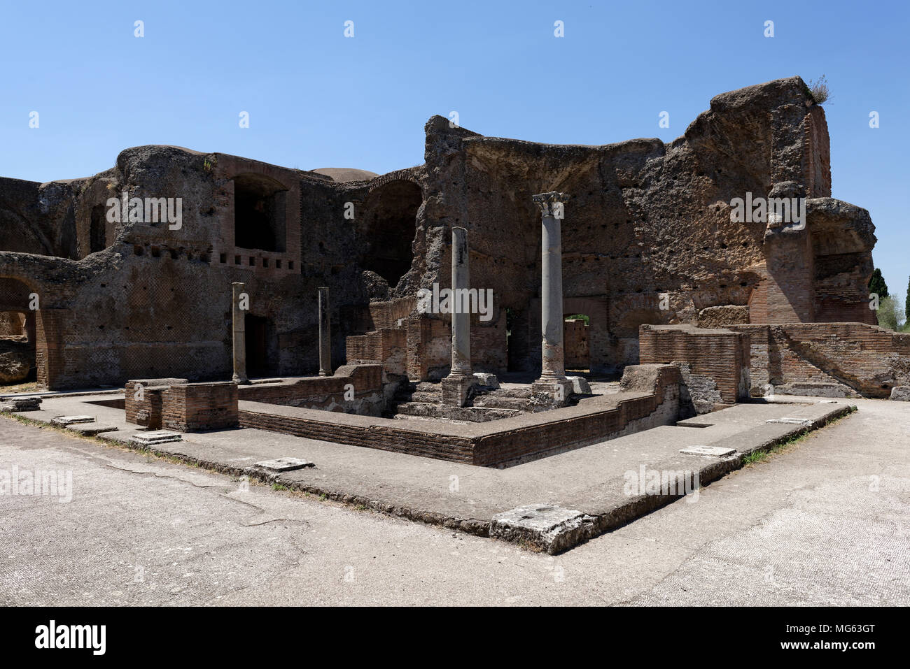 The Thermae con Heliocaminus which are the oldest baths at Villa ...