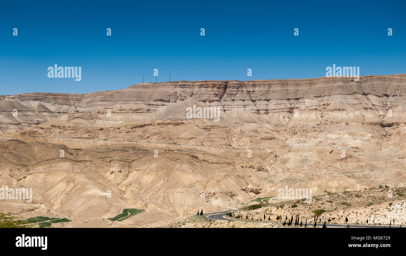 Dunes of the desert in Jordan Stock Photo - Alamy