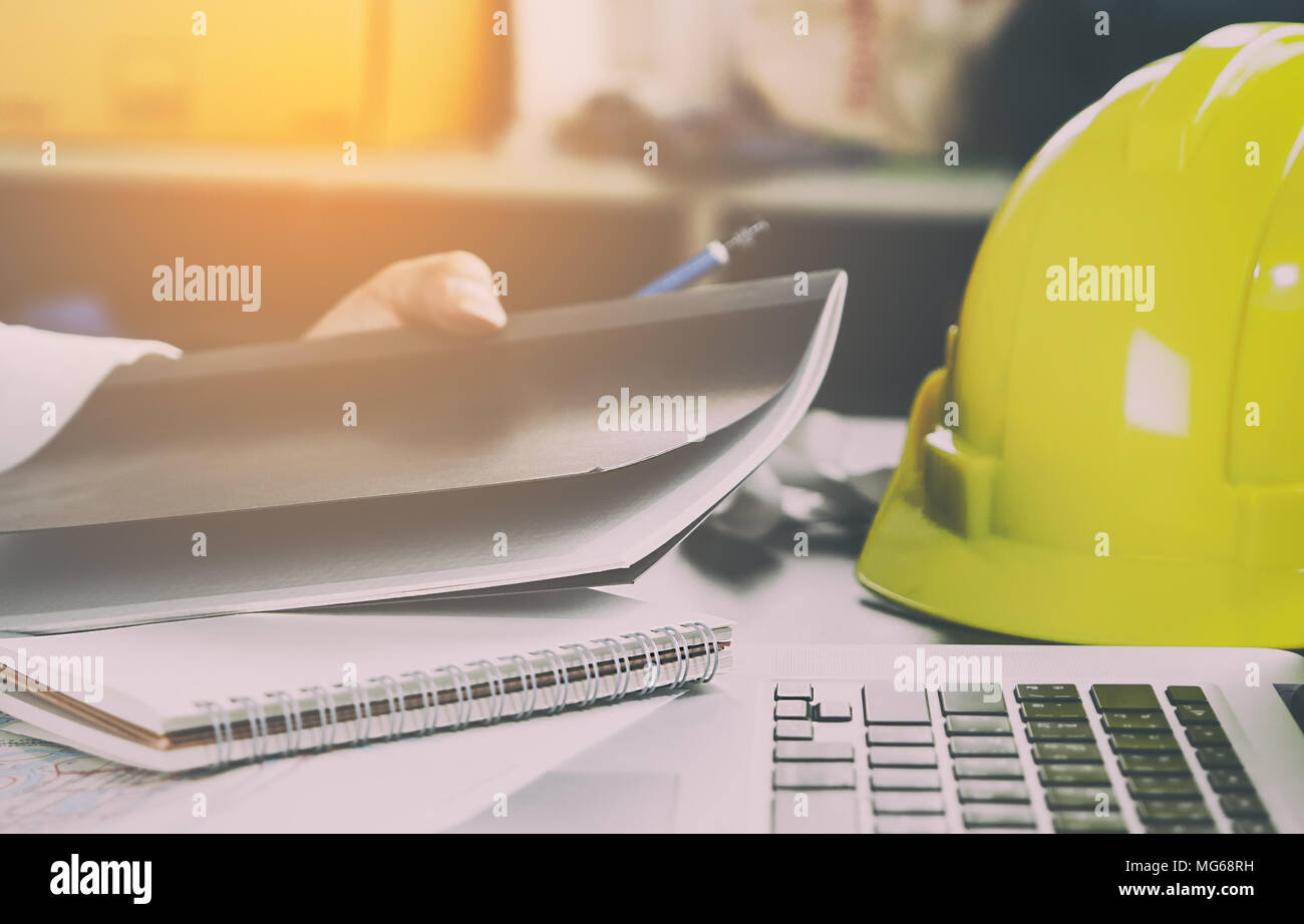 Engineer office hi-res stock photography and images - Alamy